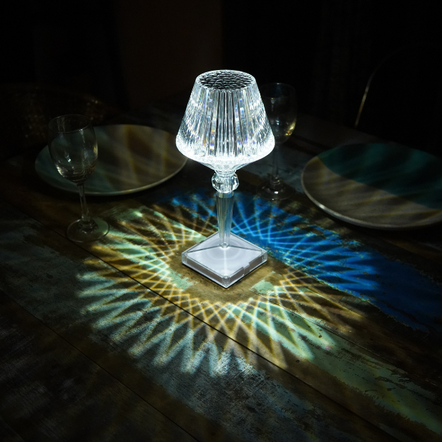 Inter-Reflection Portable Table Lamp | Stylish LED Lighting - Chronos ...